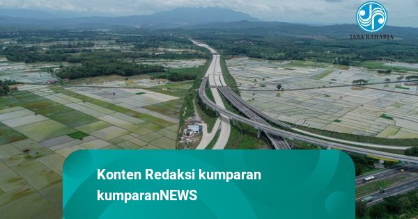 Foto Udara: Jalur Tol Cisumdawu Berlaku Fungsional saat Mudik | kumparan.com